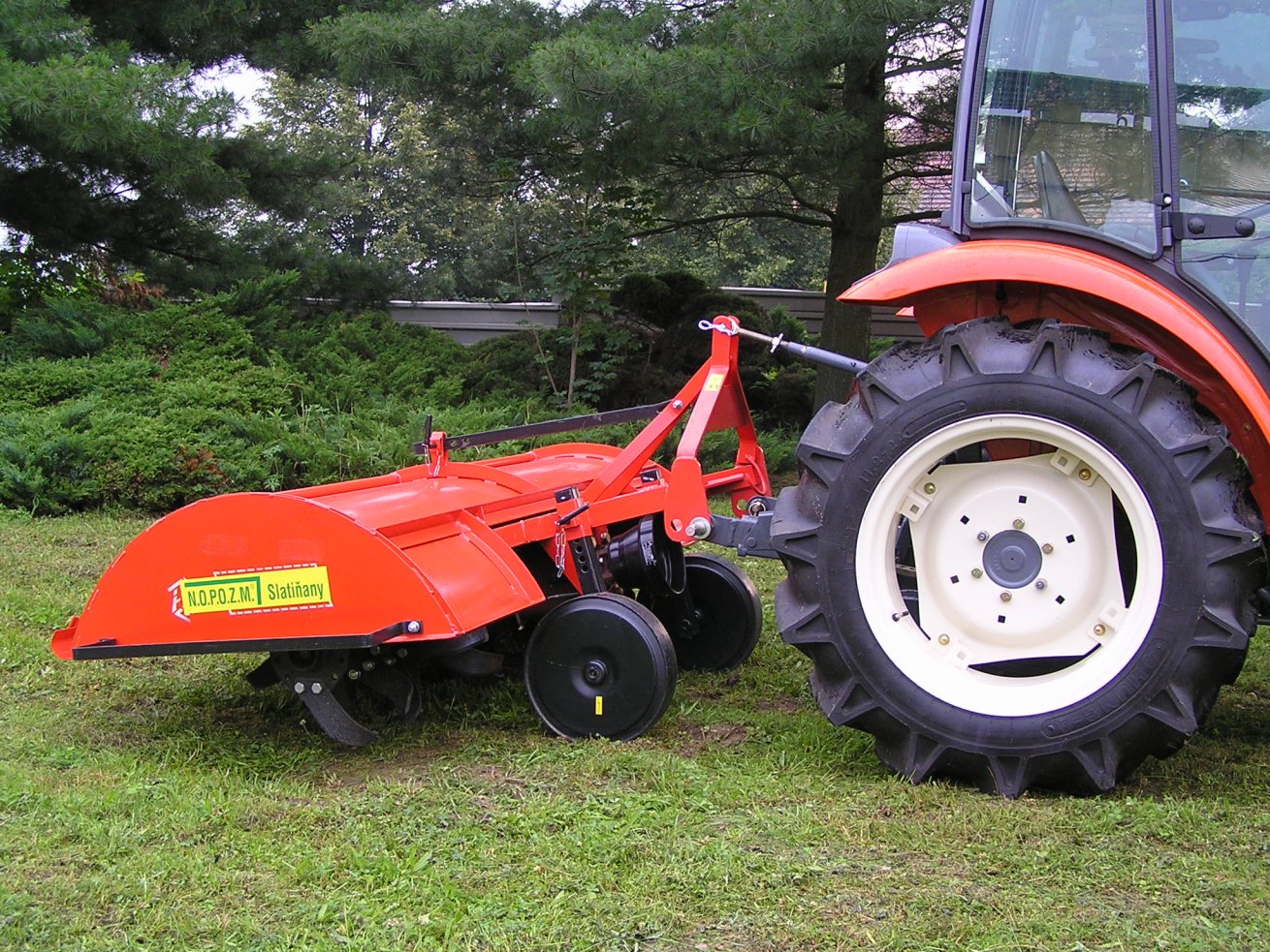 Bottom cutting machine